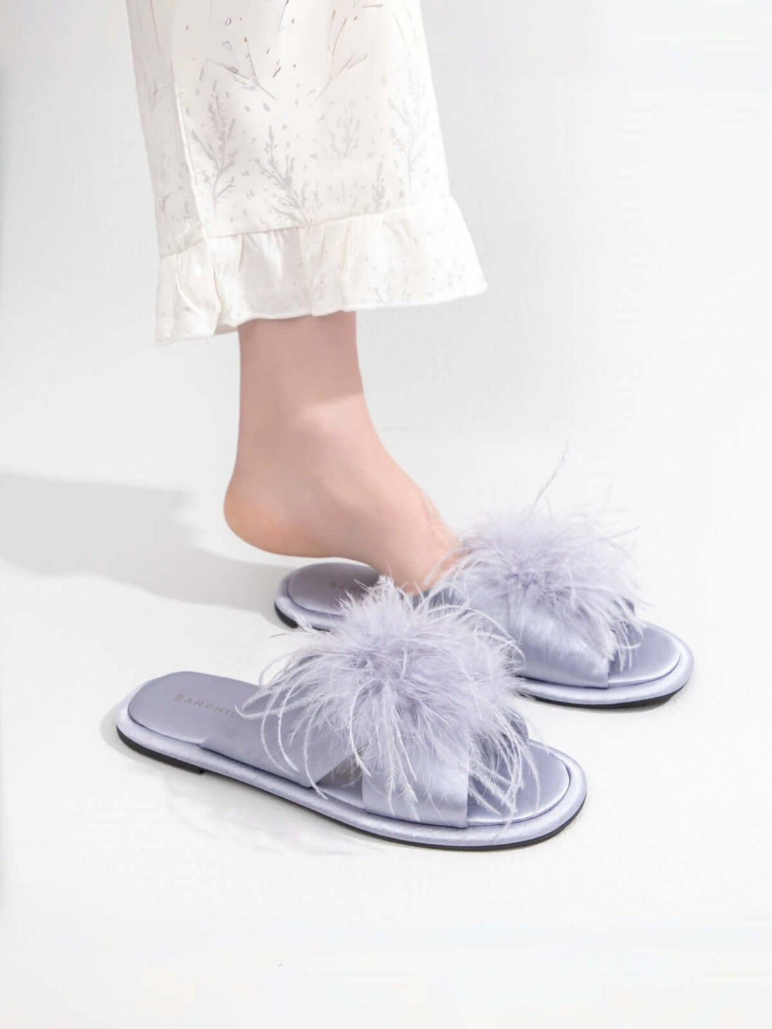 Luxe Feather Slippers – ulivary